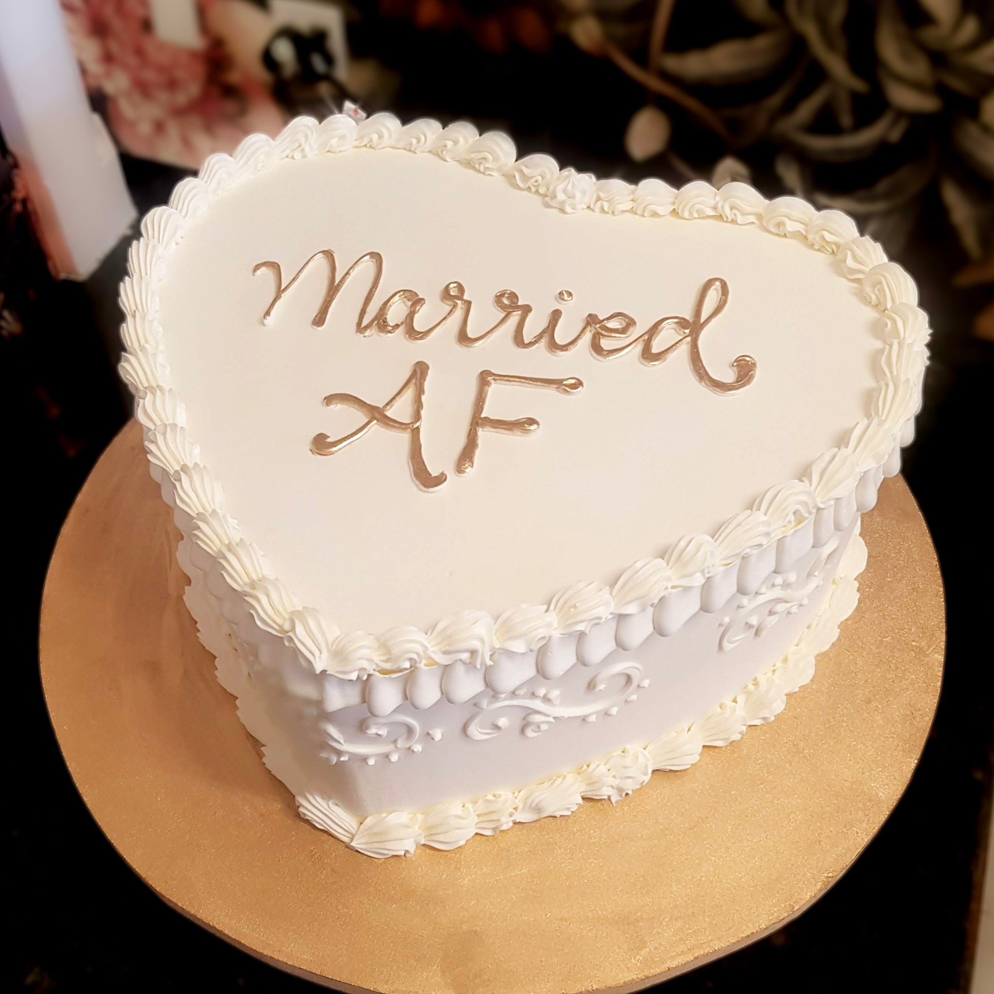 Married AF Heart Shaped Cake Lambeth Vintage Design